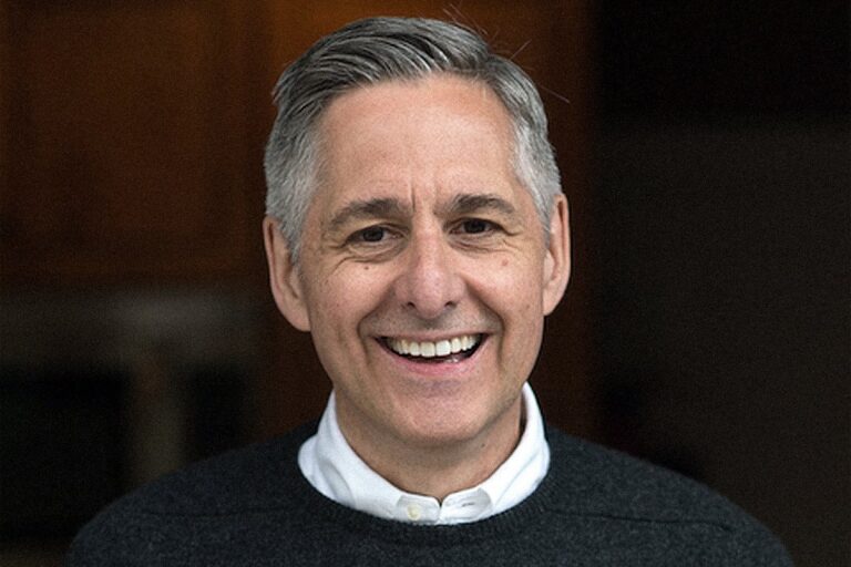 Dan Lyons, un infiltrado madurito en el mundo cool (y cruel) de las ...