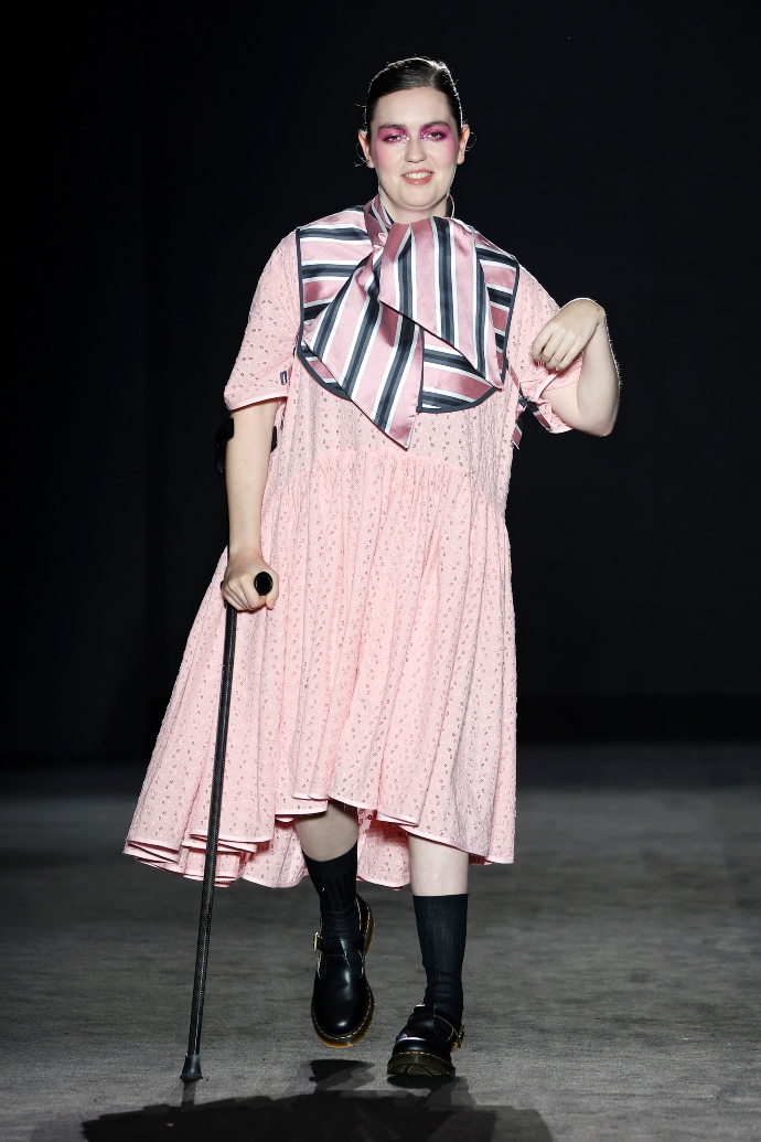 Moda adaptativa e inclusiva para personas con discapacidad