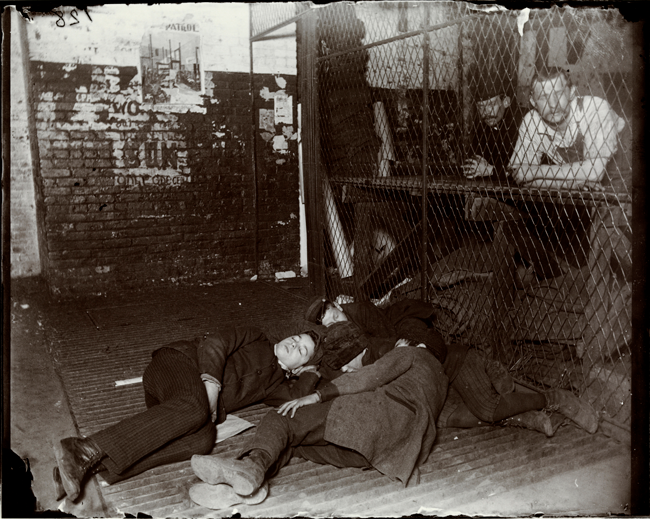 Jacob Riis, el fotógrafo que acabó con los 'tenements'