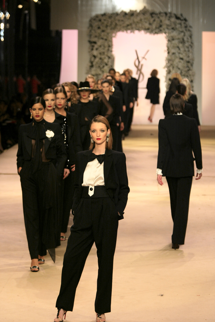 El esmoquin femenino de Yves Saint Laurent
